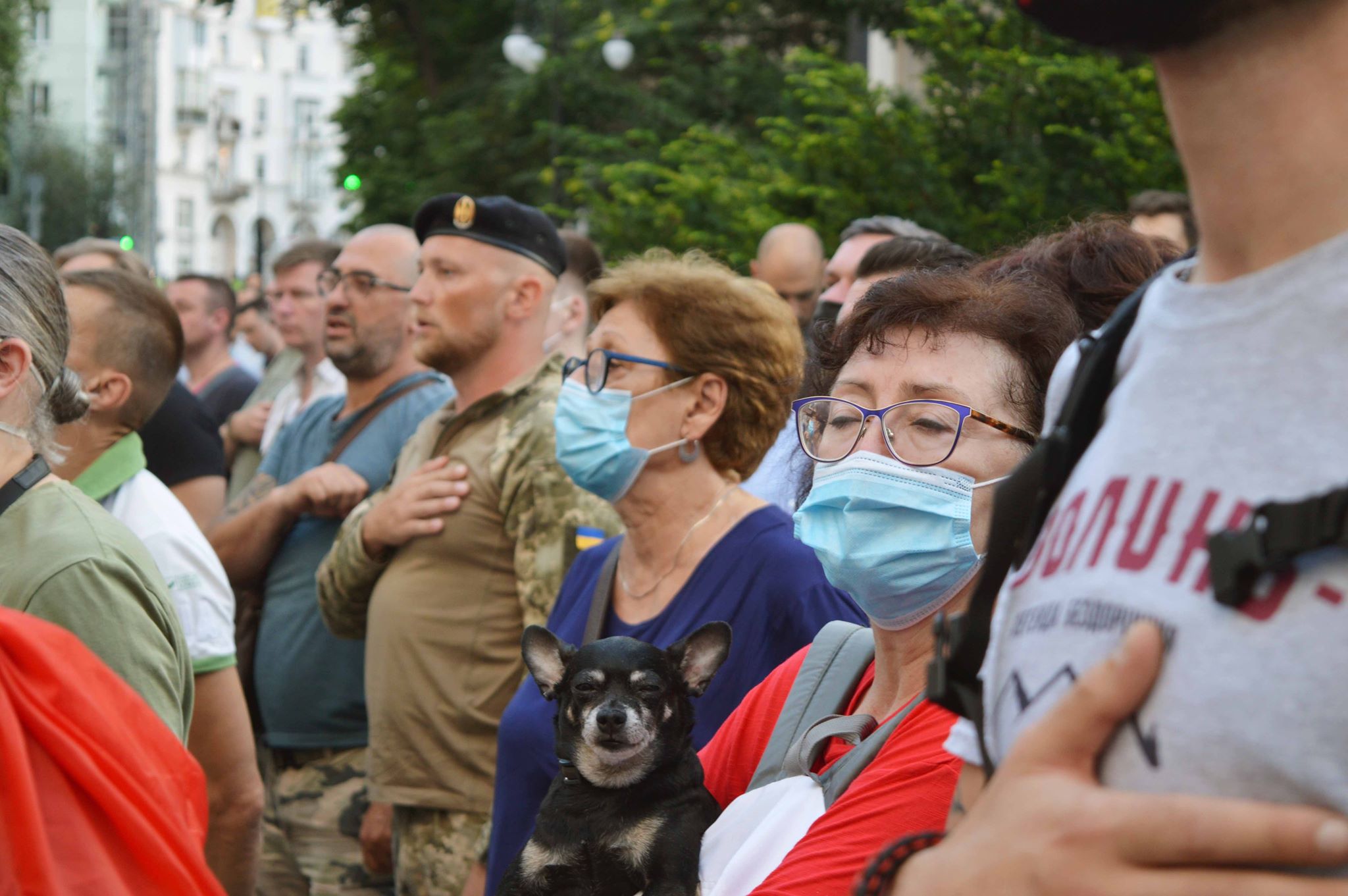 Mass protests in Kyiv against disarming Ukrainian army as part of new ...