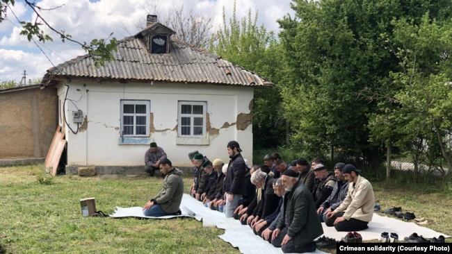 Russia tried to break the Crimean Tatars. Their non-violent resistance ...