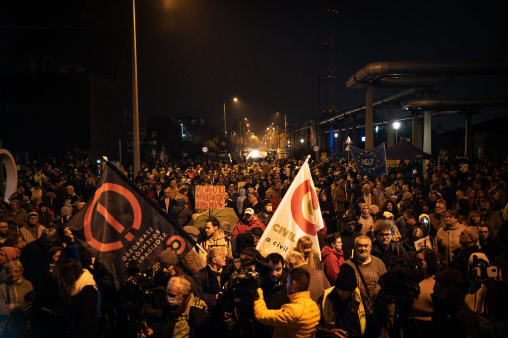 Hundreds in Budapest protest against propaganda of Orban-controlled ...