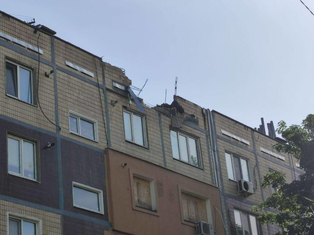 Russian indiscriminate shelling of Nikopol injures a child